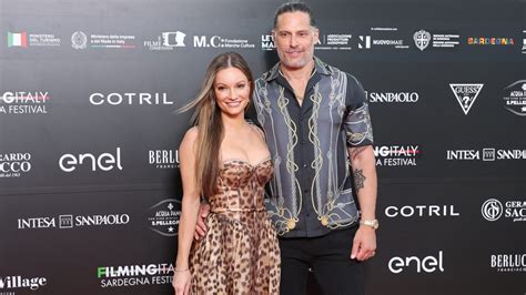 Joe Manganiello Caitlin Oconnor Are Engaged See Her Ring Nbc 7 San