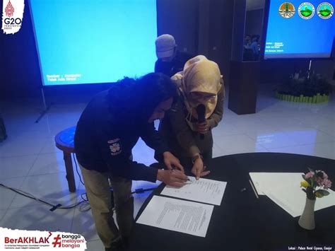 Artikel • Eratkan Komunikasi Dengan Volunteer Untuk Pengelolaan Tnggp
