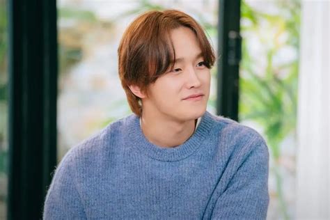 Kim Do Wan Is A Chaebol Heir Who Proposes Fake Marriage To His Friend