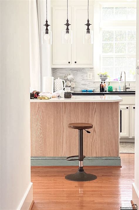 A Modern Black Kitchen Island Remodelando La Casa