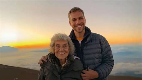 Una Abuela De 94 Años Y Su Nieto Salieron A Recorrer El Mundo Y Se