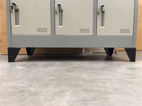 ตู้ล็อคเกอร์เหล็ก Rocky โรงงานผลิตเฟอร์นิเจอร์สำนักงาน พาร์ทิชั่น ล็อคเกอร์ โต๊ะทำงาน ตู้