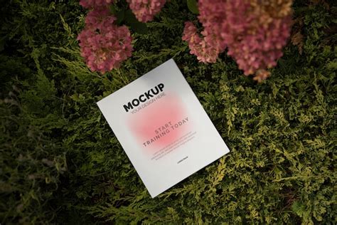 그라데이션 색상 효과 및 초목이 있는 책 또는 잡지 프리미엄 Psd 파일