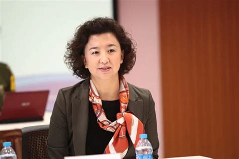 李克强妻子默默无闻 和习近平形成鲜明对比 ＊ 阿波罗新闻网