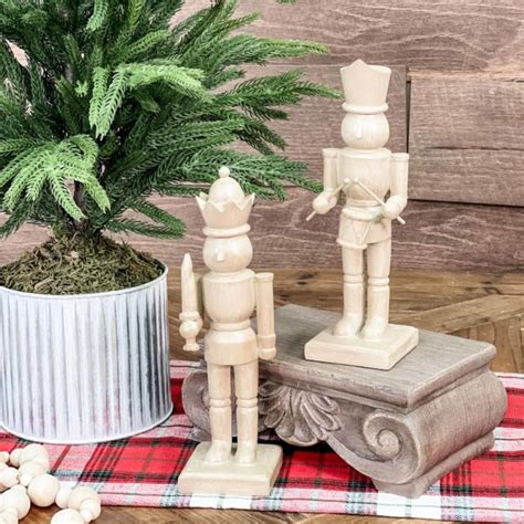 Natural Nutcrackers Set2 Assorted Piper Classics