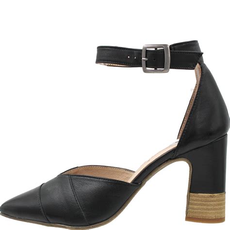 Nano Nevin Black Leather Pumps Shoebedoo