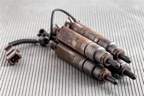 디젤 엔진 연료 공급 시스템을 갖춘 인젝터 연료 스프레이 자동차 부품 텍스트용 공간 복사 엔진에 대한 스톡 사진 및 기타 이미지