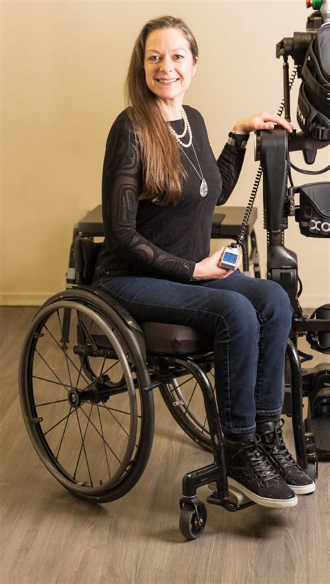 Pin By Charli Statler On 🔥cute Outfits Wheelchair Fashion Wheelchair