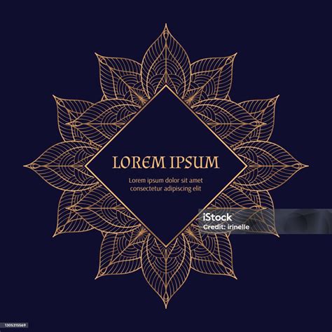 럭셔리 공작 깃털 꽃 로얄 패턴 벡터 프레임 민족 연꽃 만다라 라벨 웨딩 파티 초대를위한 아랍어 디자인 벡터에 대한 스톡 벡터