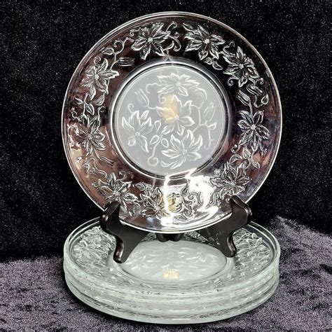 5 Princess House Fantasia Salad Lunch Plate 8 Poinsettia Etched