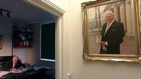 Bbc News Working Mens Club Boss Retires
