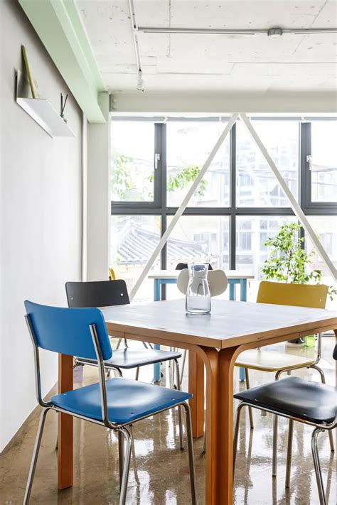 컬러로 포인트를 준 16평 종로 카페 인테리어 종로구 체부동