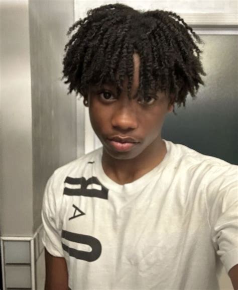 Pin By 𝒜 On •him• Light Skin Men Cute Dreads Dreadlock