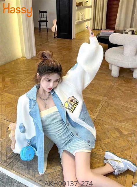 Hassy Áo Khoác Lông Trắng Viền Xanh Túi Nắp B Kt 4 Hassy Vn Thời Trang Nữ Hot Trend