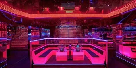 Vip Room Paris Paris Guest List And Table Bookings