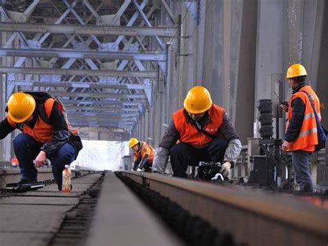 shenhao inspection robots to assist with track operation and maintenance