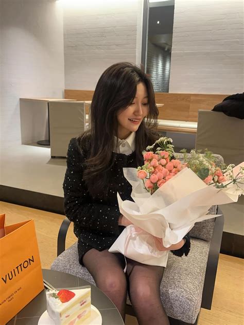스하리 명프로젝트 스팔 맞팔 리포스트 인팔 생일주간이라 오랜만에 친구들 만나고 연락 주고받고 하면서 참 행복하고 기분 좋았어 덕분에 스레드는 잠시 주춤했찌만ㅋㅋㅋㅋ