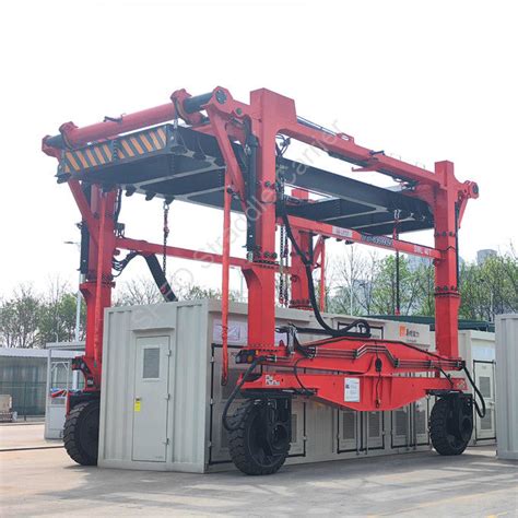 high performance container straddle carrier for port operations