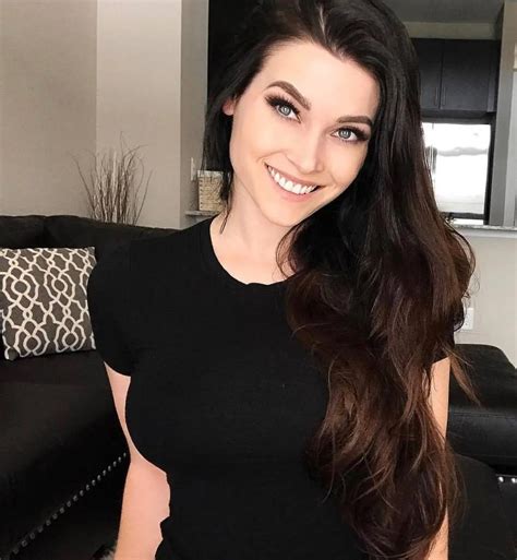 Niece Waidhofer Scrolller