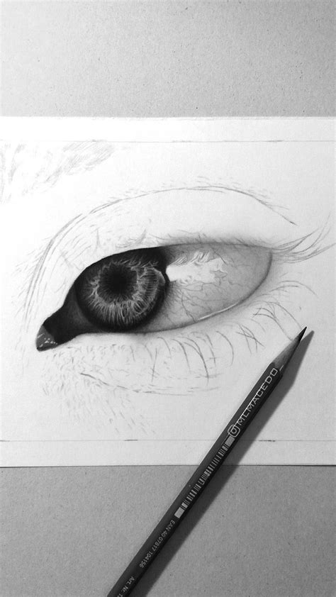How To Draw A Realistic Eye With Graphite Pencils
