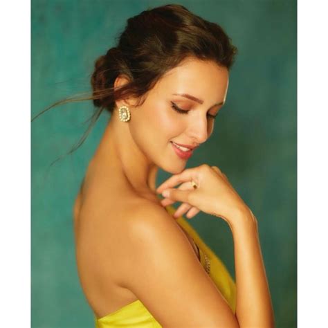 டிரஸ்ஸே போடலையாபாலிவுட் நடிகையின் ஹாட் போஸ்திணறியது இணையம்