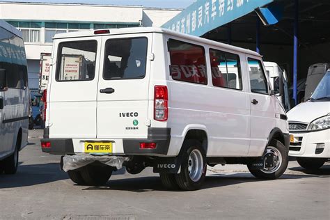 依维柯得意 2021款 2 5t A35 M1客车5 9座短轴低顶双胎手动门图片 依维柯 4 52张图片 汽车外观图库 懂车帝