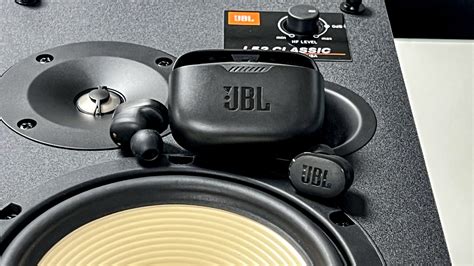 JBL Tune 130NC – Vuoden paras täyslangaton kuuloke, basic