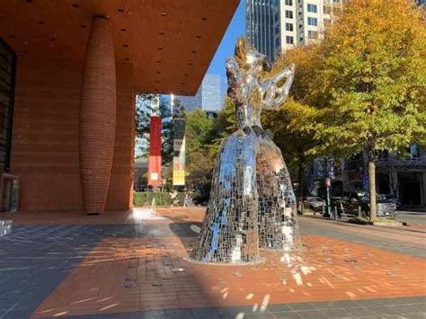 9 Huge Public Sculptures In Charlotte Charlotte On The Cheap