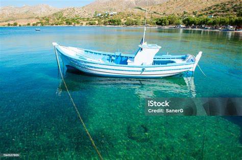레로스 섬 그리스의 크리토니에서 어부 보트 0명에 대한 스톡 사진 및 기타 이미지 0명 경관 고대 그리스 양식 Istock