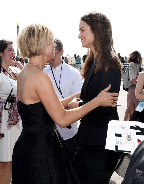 Kristen Wiig And Katherine Waterston Scrolller
