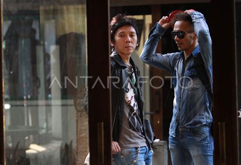 Bimbim Dan Kaka Slank Antara Foto