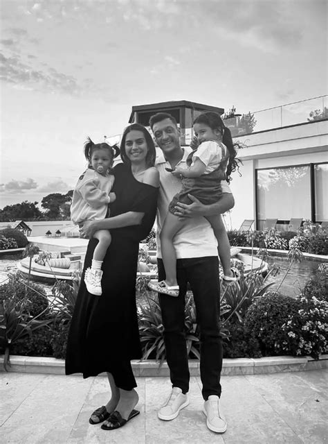 Amine Gülşe Mesut Özilin Oyunculuk Yapmasına Izin Vermediği Iddiaları