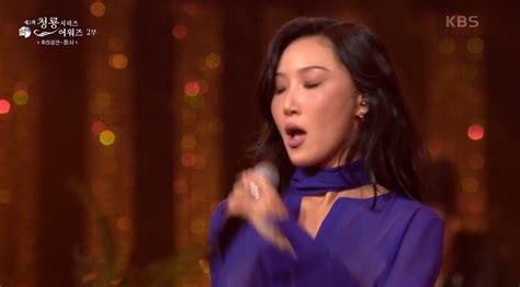 최근 경찰 고발당한 화사 청룡시리즈어워즈 축하 무대 찢었다 현장 반응 위키트리