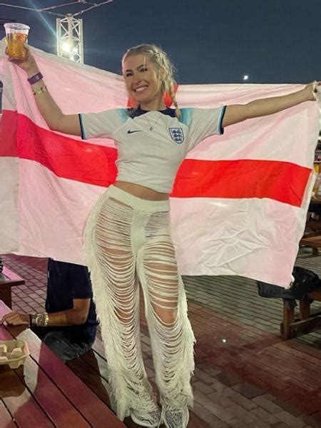 Copa 2022 Estrela Pornô Muda Após Ser Criticada Por Looks Ousados
