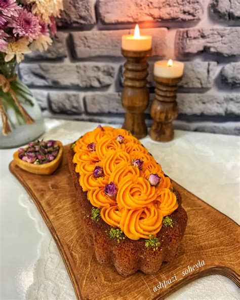 ایده تزیین روی کیک خانگی با استفاده از توت فرنگی و شکلات