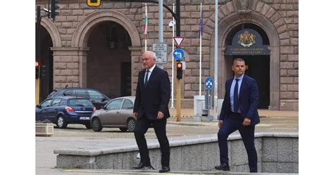 Димитър Главчев дойде на консултации при Радев