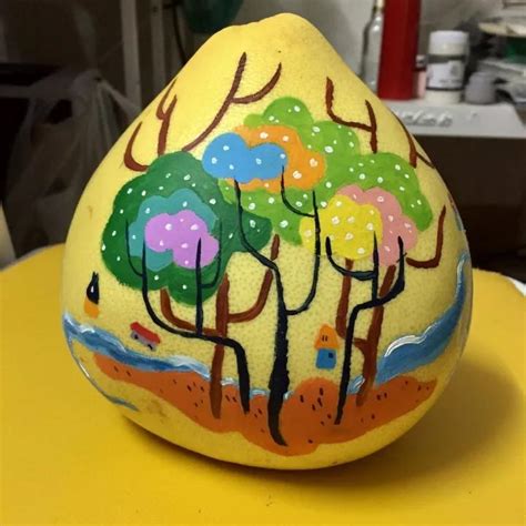 极具创意趣味的柚子手工雕刻