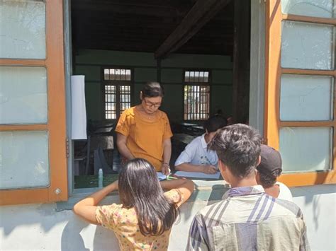 တောင်ကုတ်မြို့နယ်၌ ၂၀၂၂ ၂၀၂၃ ပညာသင်နှစ် တက္ကသိုလ်ဝင်စာမေးပွဲ ဖြေဆိုခွင့်ကတ်ပြားများ ထုတ်ပေး