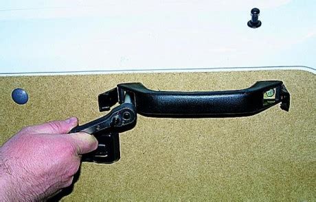 Газель некст не открывается задняя дверь