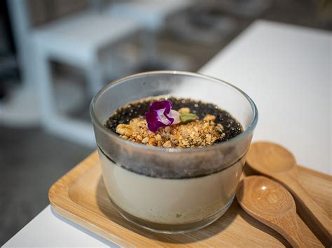 review cafe gui is dependable but a bit too run of the mill