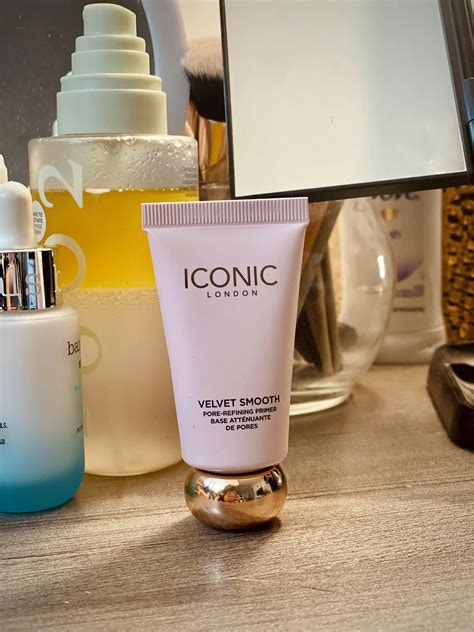 Velvet Smooth Pore Refining Primer Iconic London