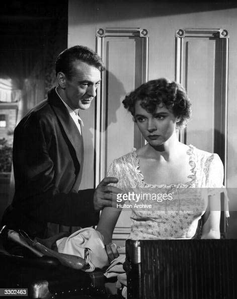 Jane Wyatt And Gary Cooper In An Emotional Scene From The Film Task Emotional Scene Gary