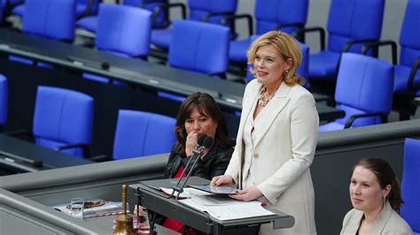 Bundestag Klöckner Abwehrfähigkeit Zum Schutz Des Parlaments Vor
