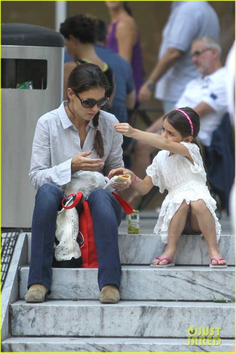 Katie Holmes And Suri Museum Of Modern Art Visit Photo 2697899