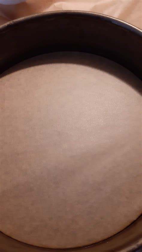 ШОКОЛАДОВА ТОРТА С МАЛИНОВ МУС И СВЕЖИ МАЛИНИ Ухае на…