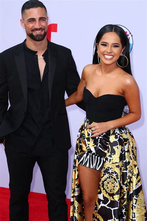 Becky G Y Sebastian Lletget Se Van A Casar Conoce Su Hisotria De Amor