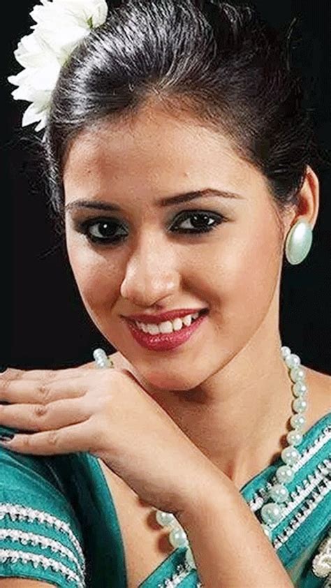 Disha Patani Then And Now 10 Pics To See Actors Complete Evolution