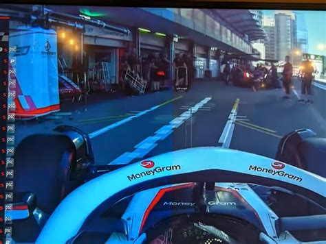 Android Tv Chromecast Is Showing Different Colors On Half The Screen