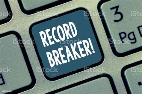 개념적 손을 쓰기 레코드 브 레이 커를 보여주는입니다 이전 최고의 결과 뛰는 사람이 나 뭔가 보여주는 비즈니스를 사진 Championship에 대한 스톡 사진 및 기타