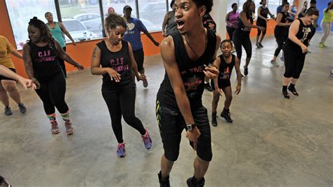 Middle School Girls Twerking